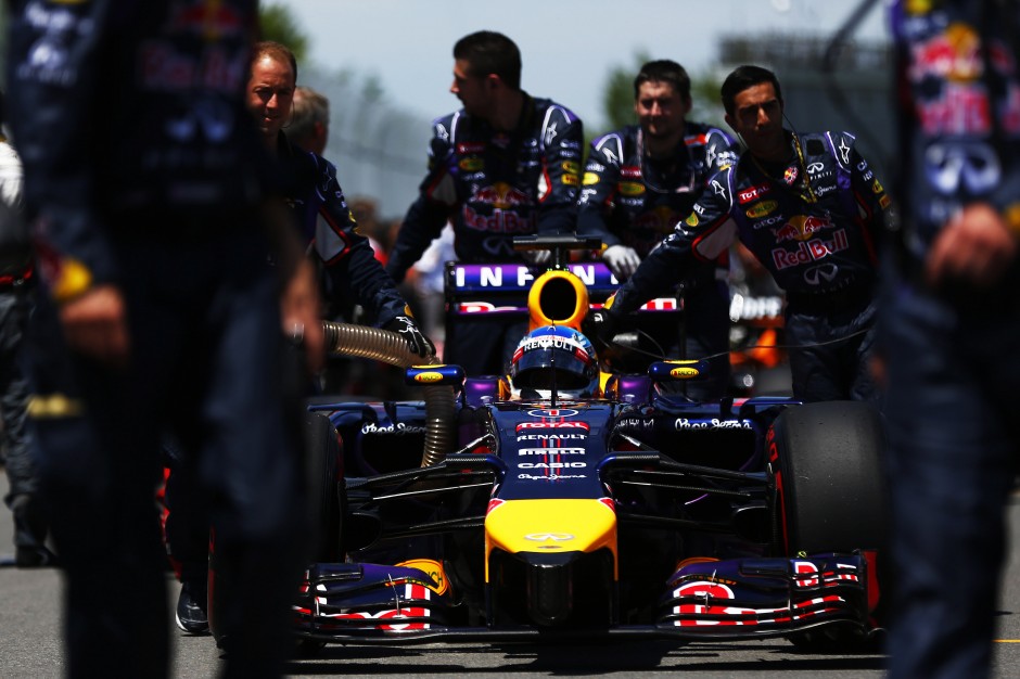 DANIEL RICCIARDO TAKES MAIDEN WIN IN MONTREAL THRILLER | Build Race Party